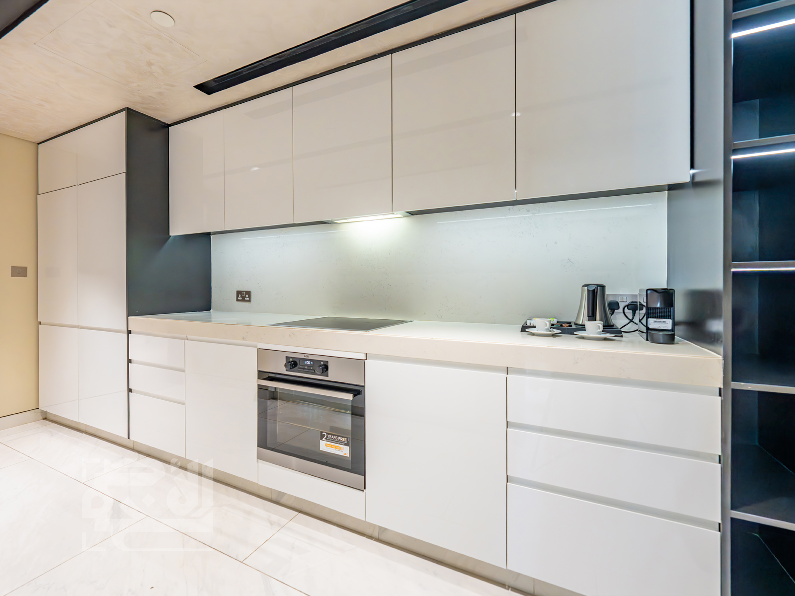 Luxury Fully Furnished 3-BHK + Maid's Room - Real Estate Website